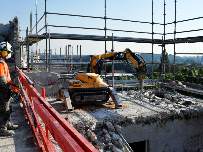 En Normandie, EPC Demosten pratique la déconstruction vertueuse ...